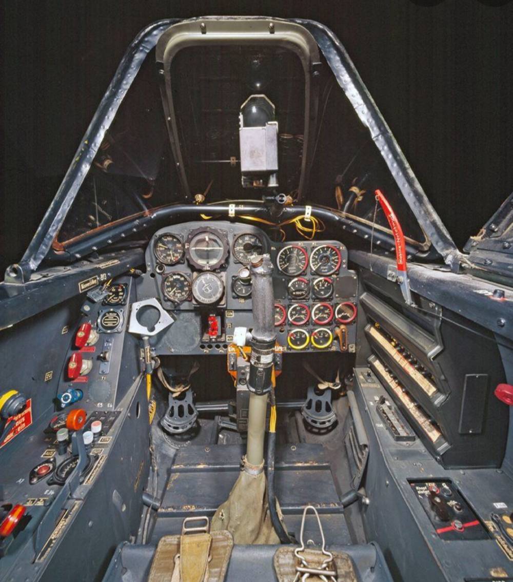 Me 262 A-1a cockpit | Scrolller
