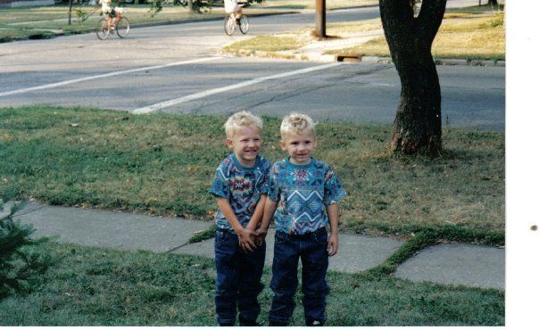 Me And My Twin Scrolller