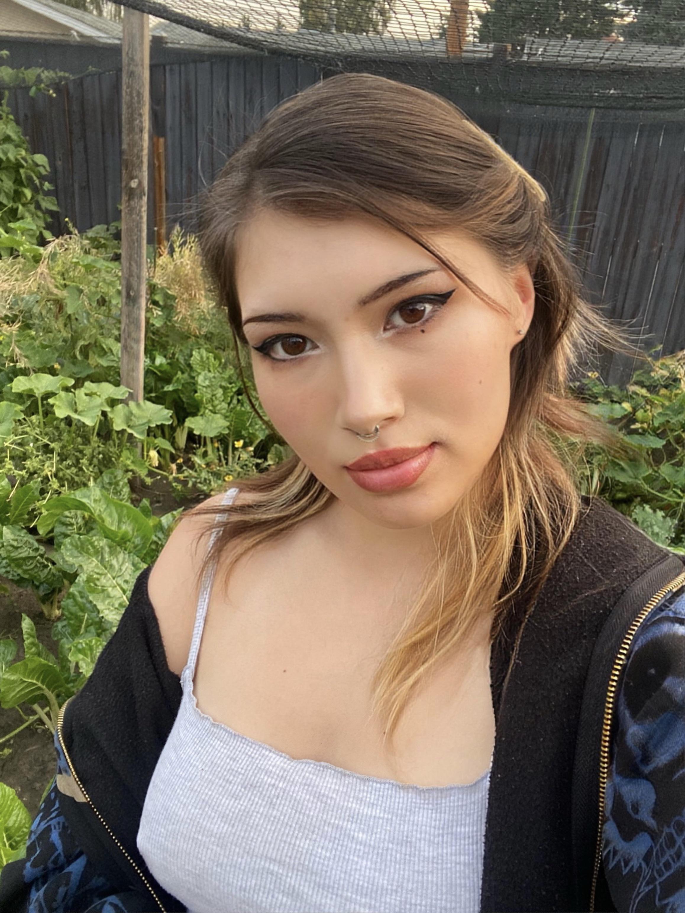 me n my garden, who’s prettier? | Scrolller