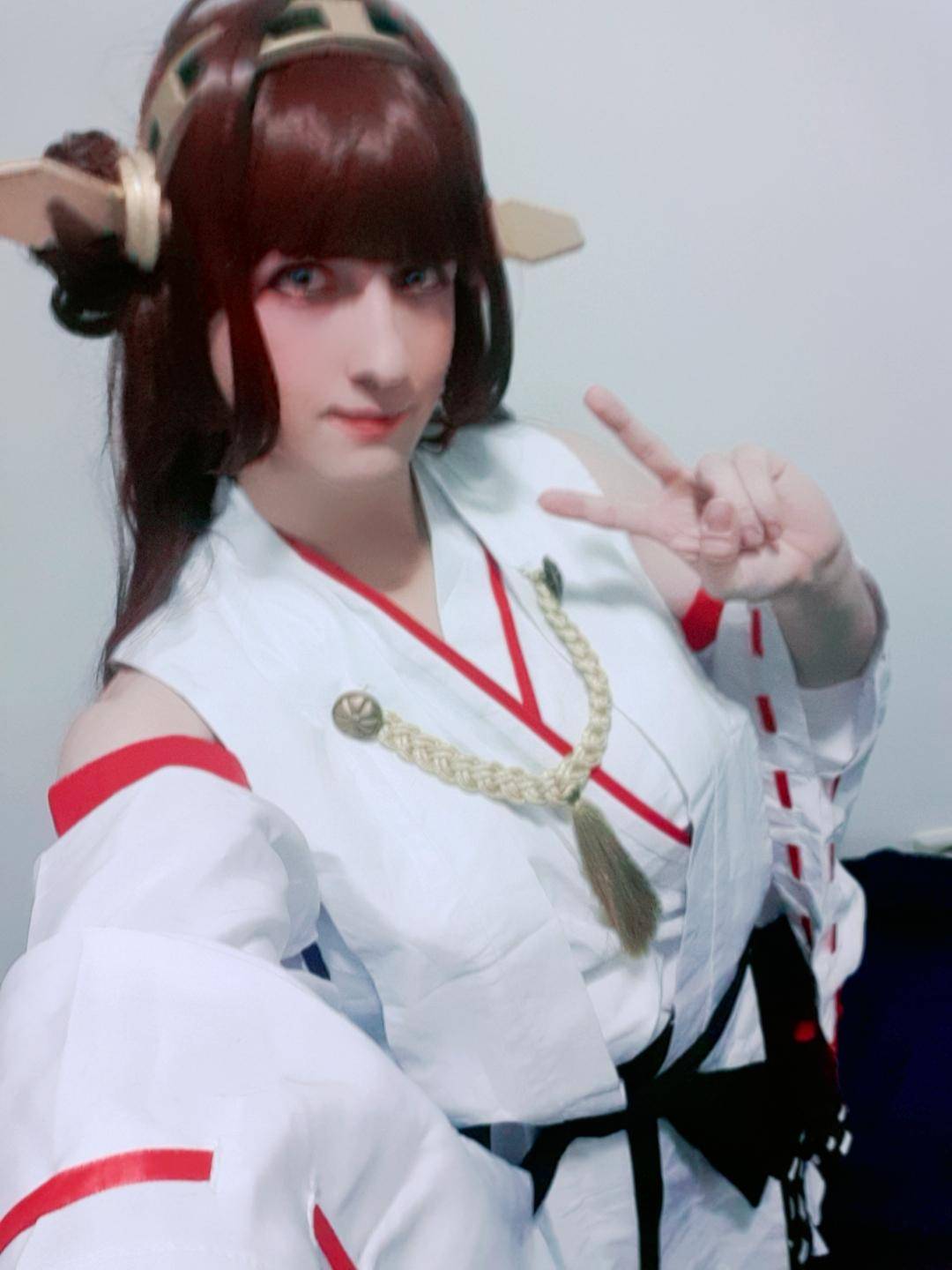 [Media] Fast Battleship Kongou desu~ | Scrolller