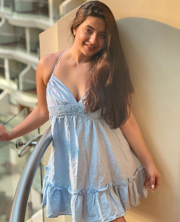 Meera Deosthale...chubby beauty...that cleavage though 🤤 | Scrolller
