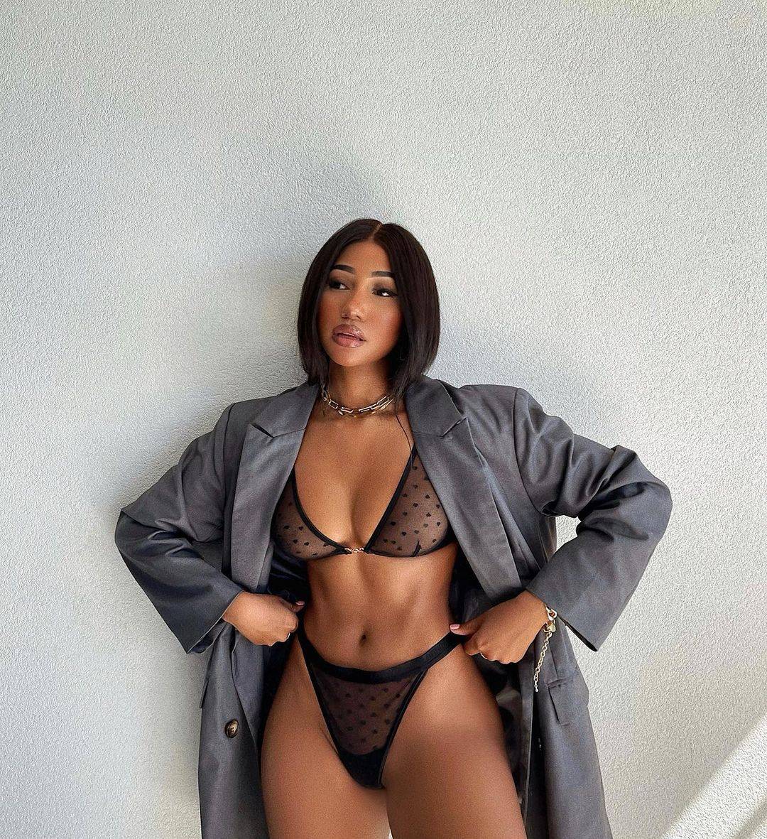 Meg Kylie (@megkylie) | Scrolller