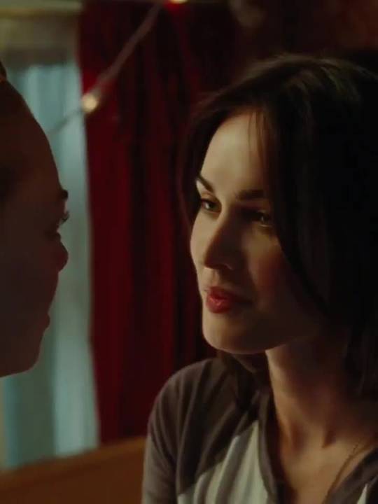 Megan Fox Kissing Amanda Seyfried Scrolller 3491