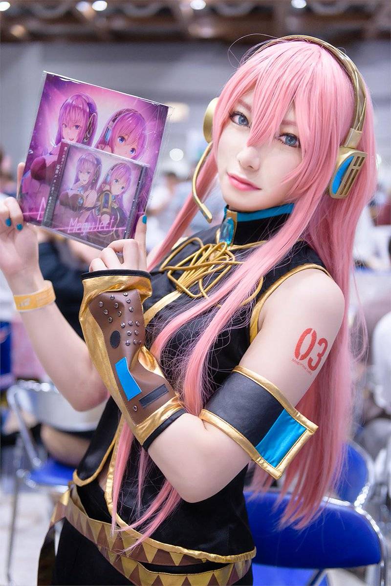 Megurine Luka | Scrolller