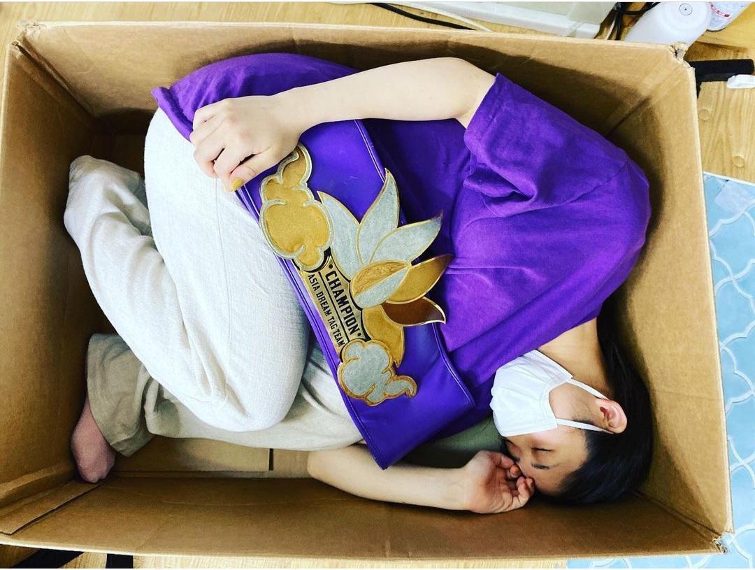 Mei in the Box | Scrolller