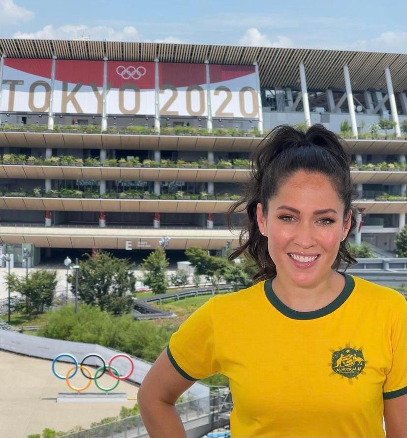 Mel Mclaughlin Scrolller