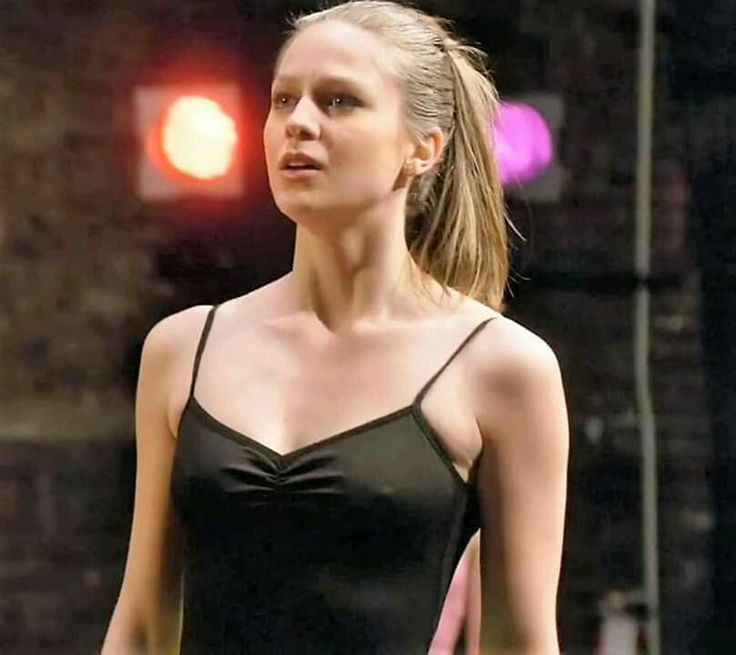 Melissa Benoist never fails to make me hard | Scrolller