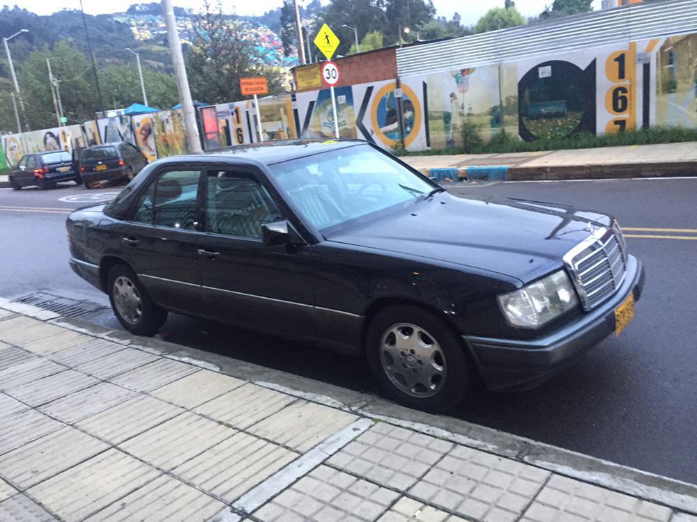 Mercedes benz 300E w124 | Scrolller