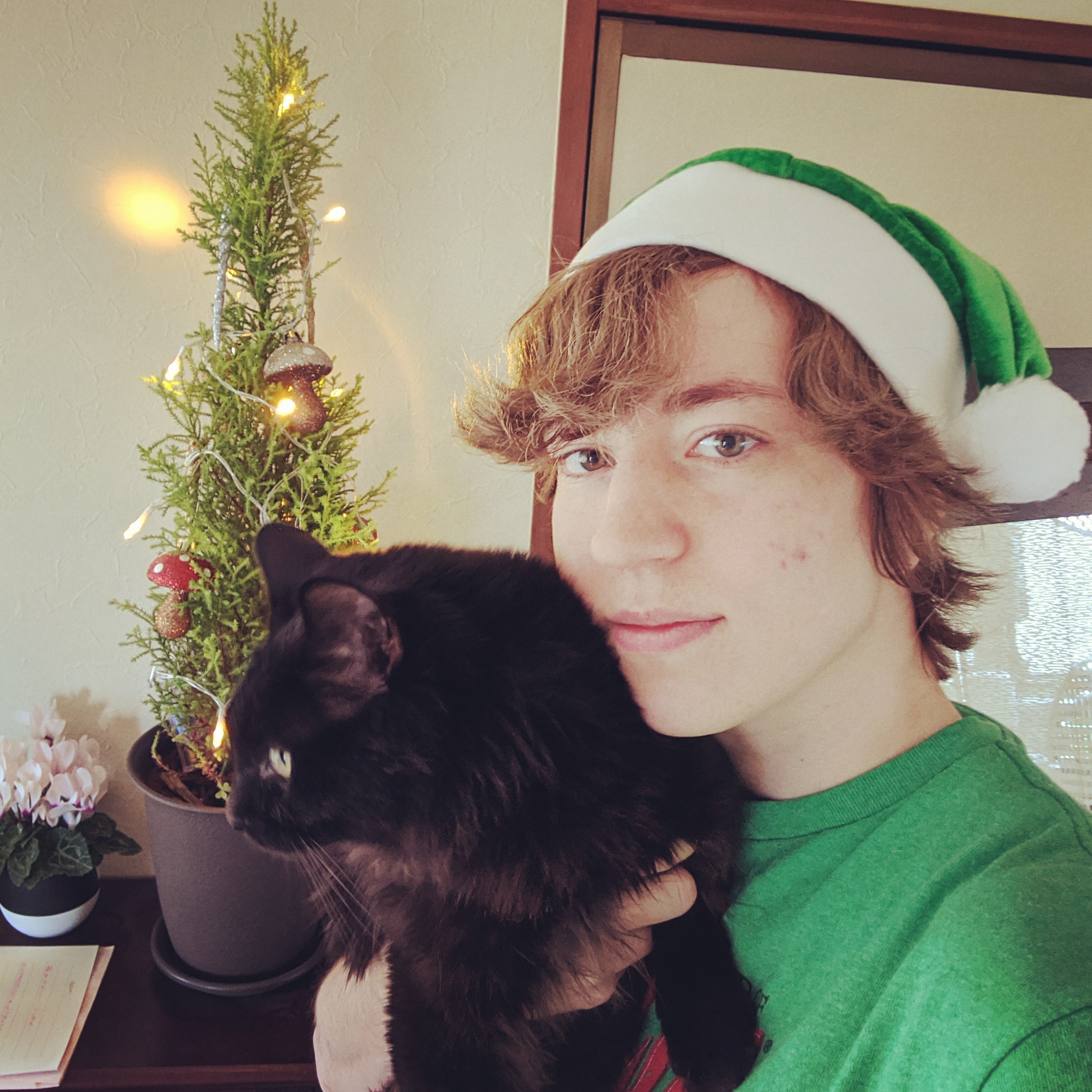 Merry Christmas my dudes 🎄🖤 | Scrolller