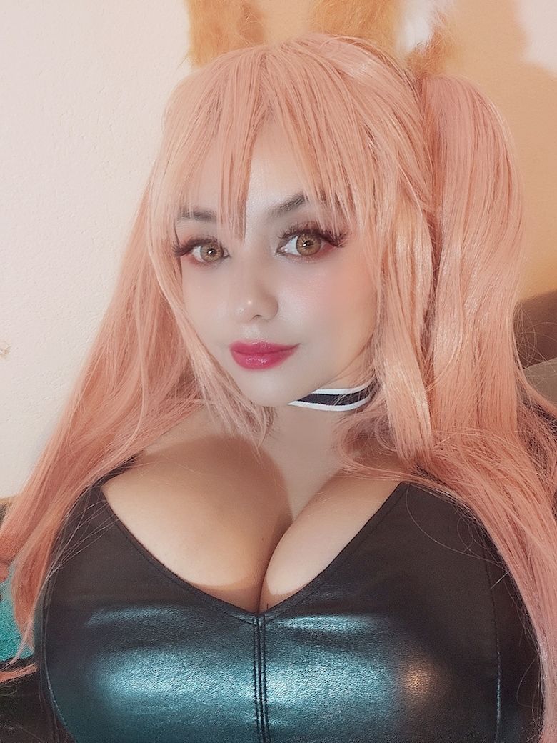 Mexican cosplayer | Scrolller