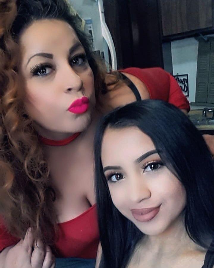 Mi mamá y hermana Cambiamos fotos y historias real de nuestra familia. Kik leomartinez497 o ...