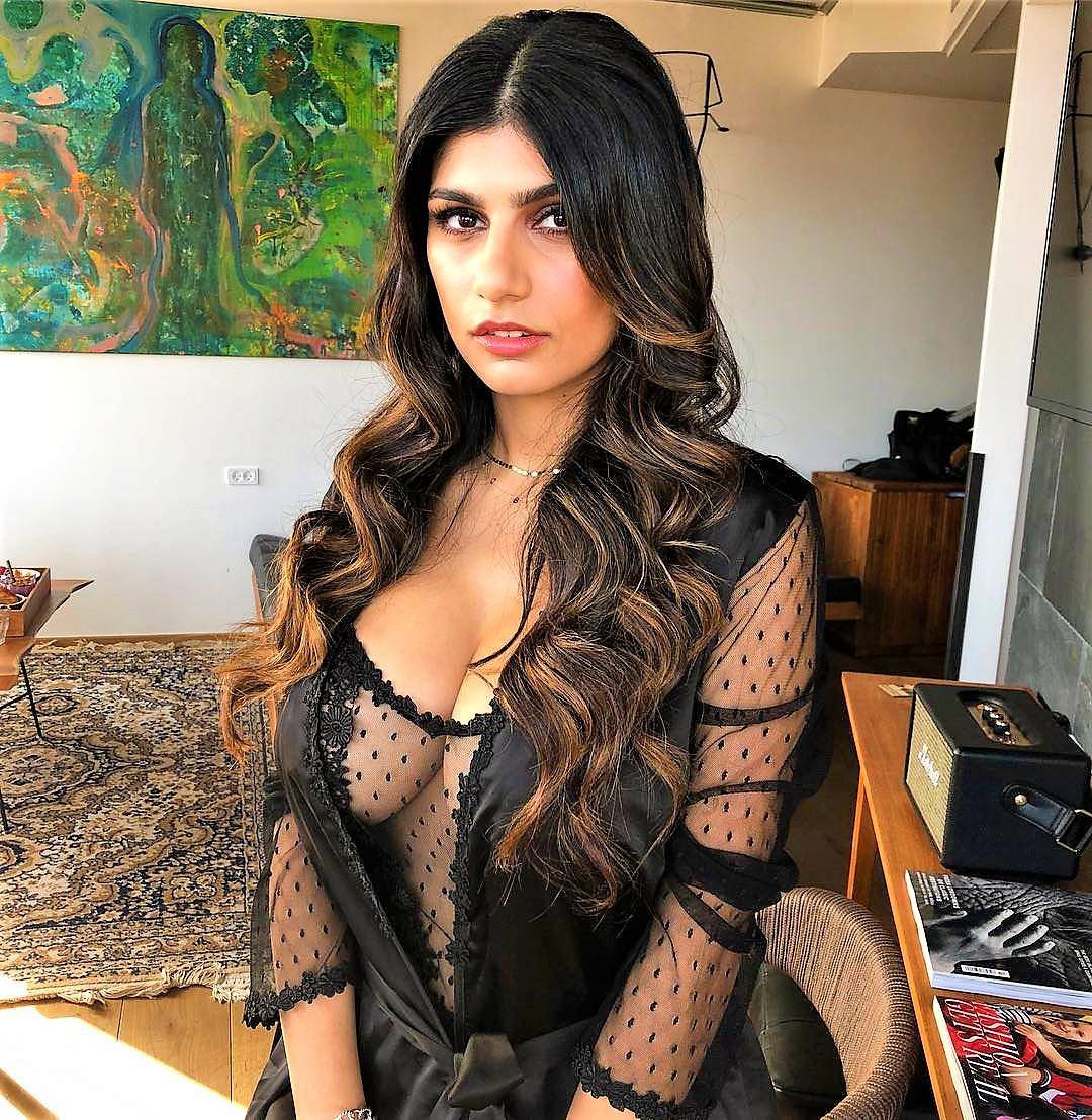 Mia Khalifa | Scrolller