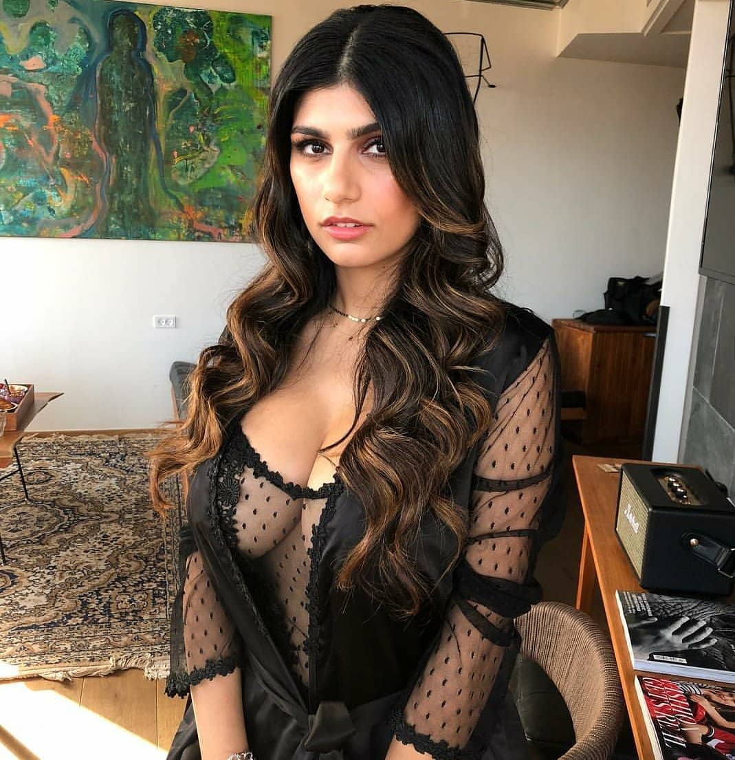Mia Khalifa | Scrolller