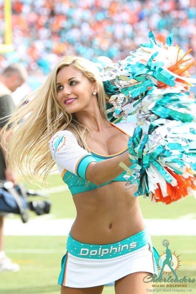 Miami Dolphins Cheerleader | Scrolller