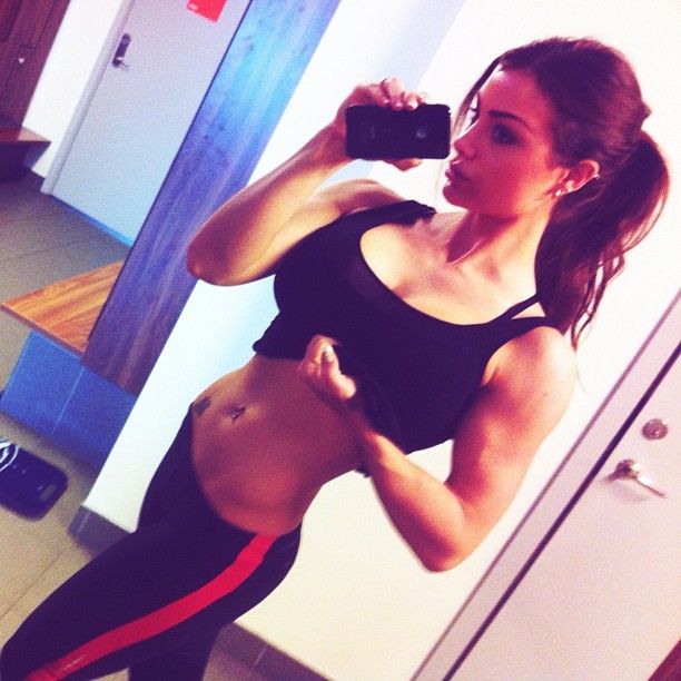 Michaela Molander | Scrolller