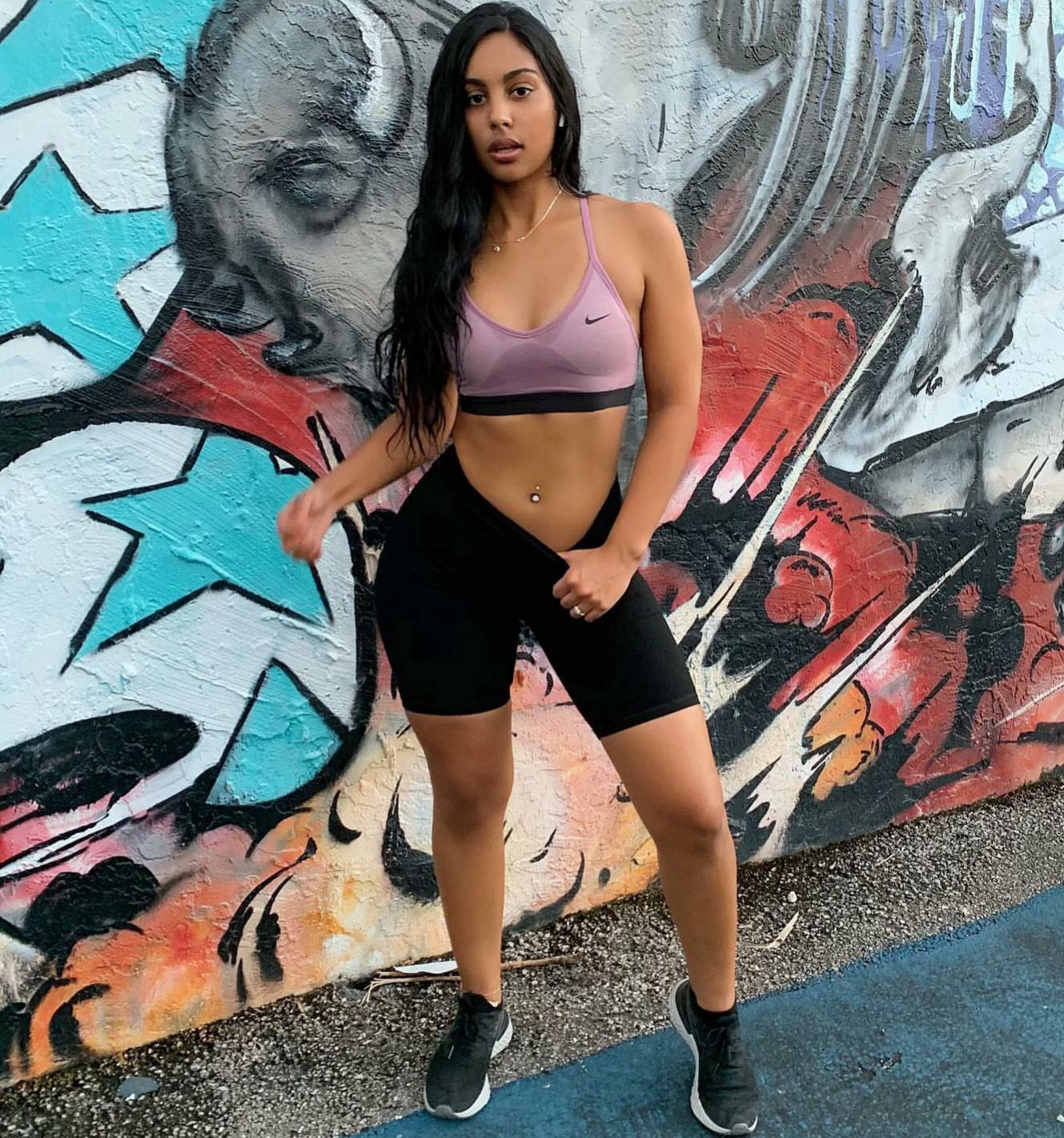 Michelle | Scrolller