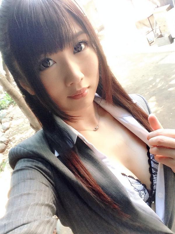 Mid day peek | Scrolller