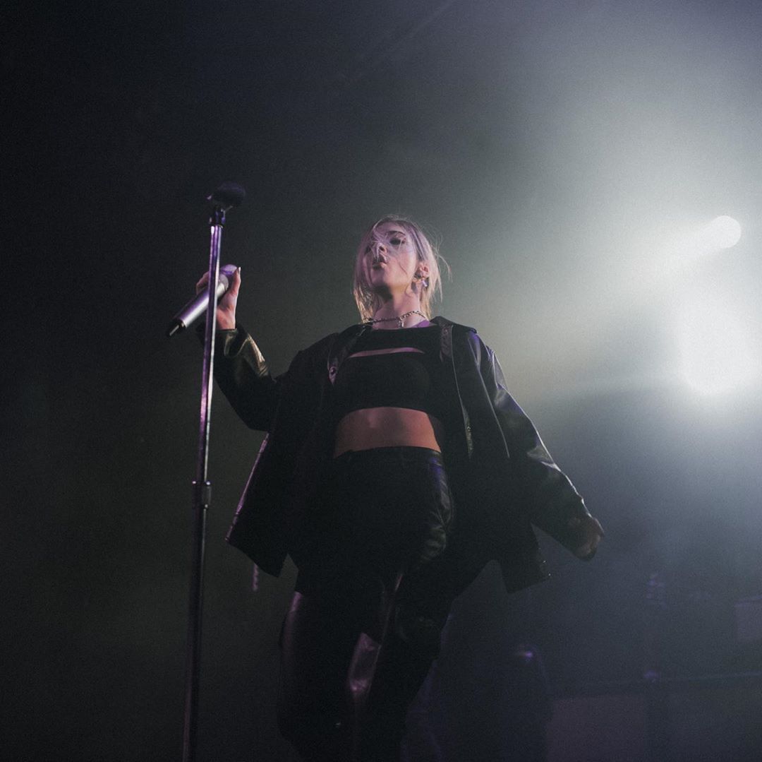 Midriff Scrolller
