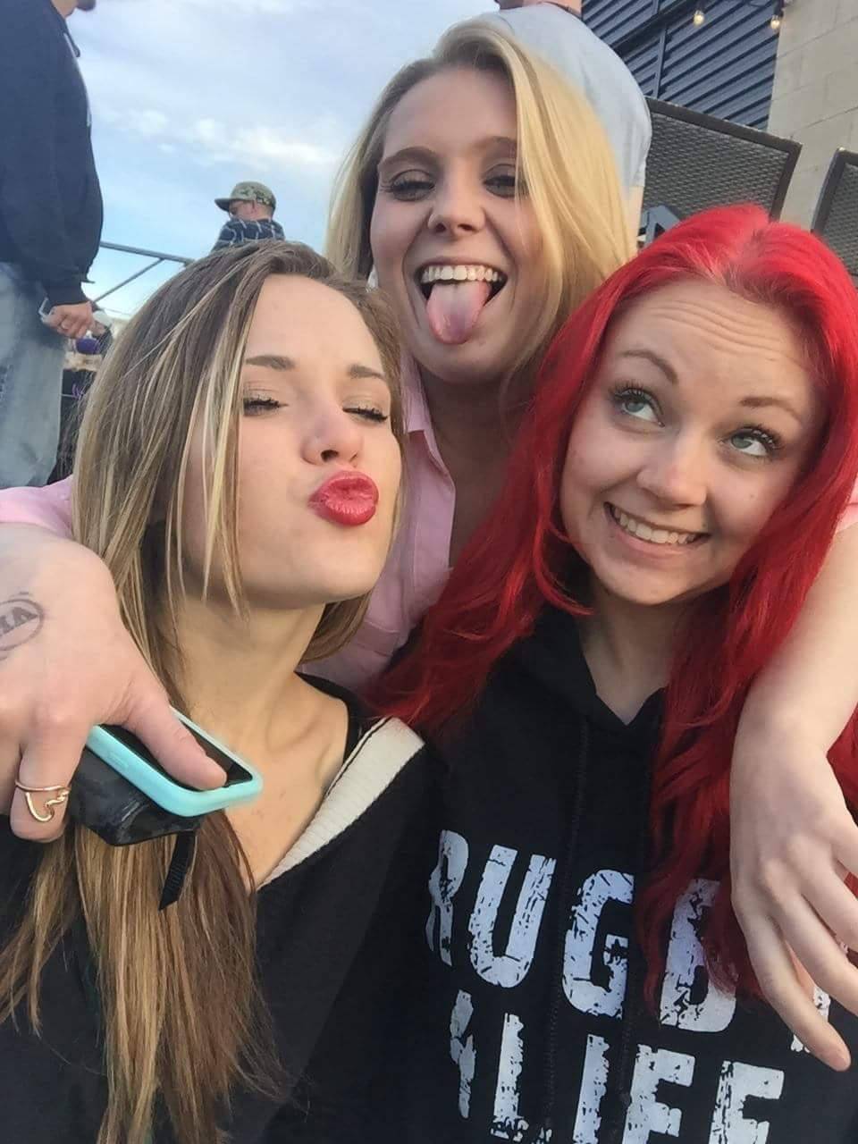 Might be the faces they make when giving them a facial. | Scrolller