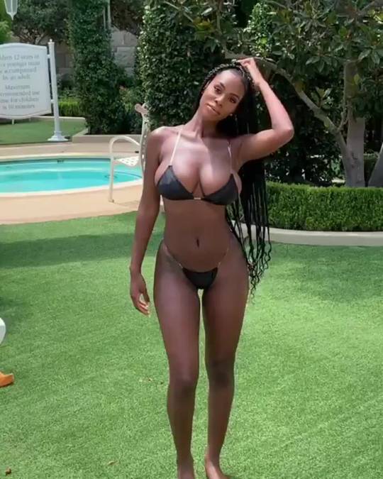 MILF, Lexi Hart 🇯🇲 | Scrolller