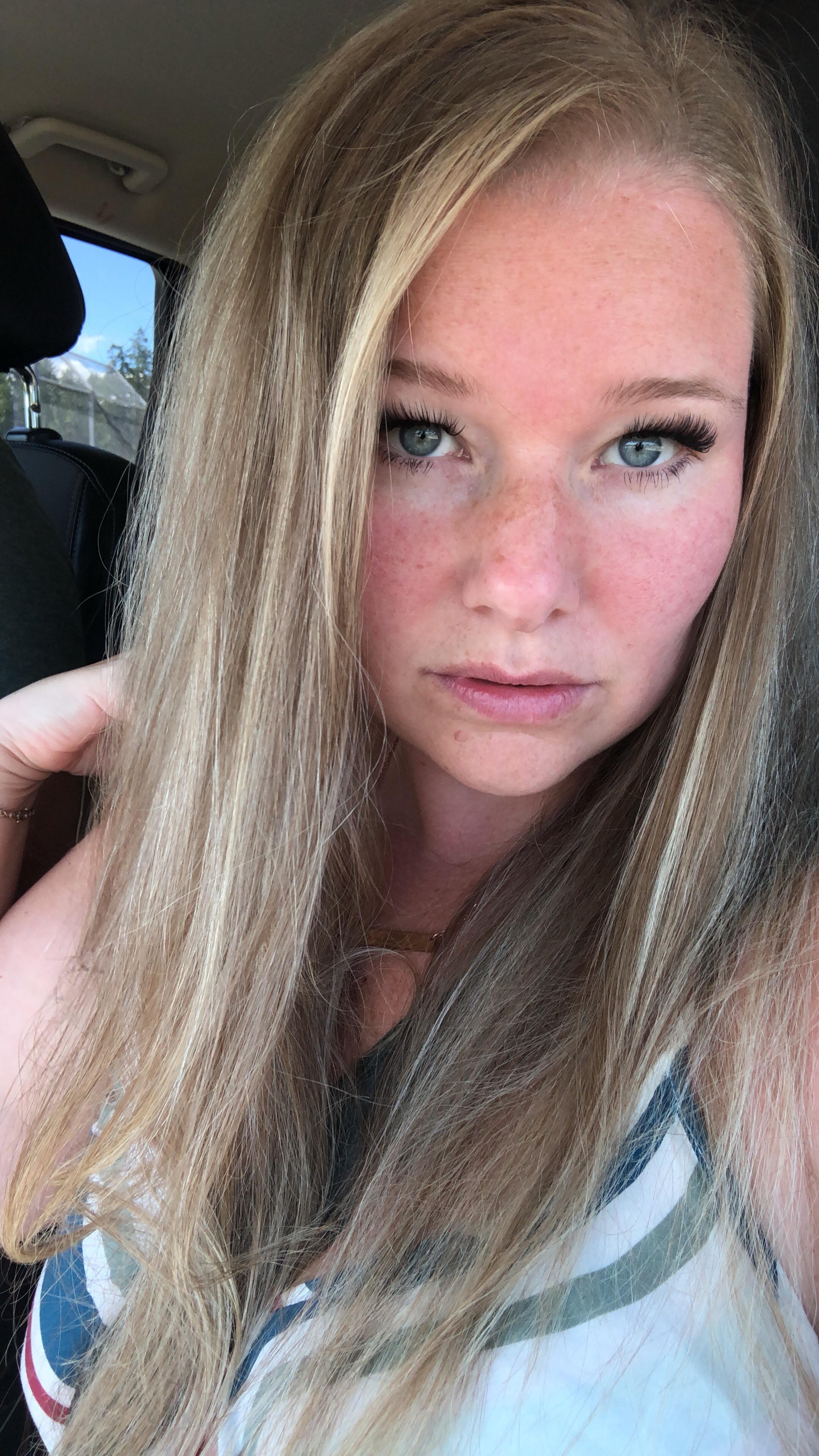 MILF material ? | Scrolller