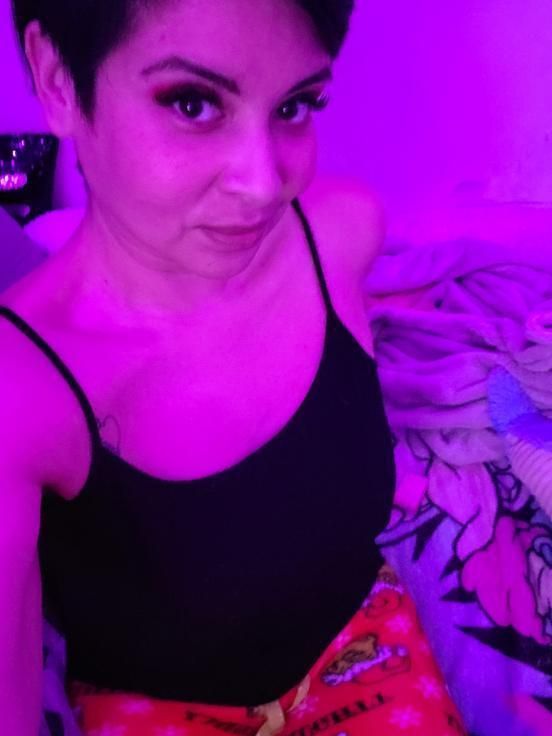 Milf ready for bed | Scrolller