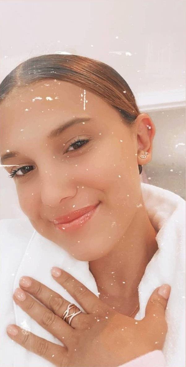 Millie Smile | Scrolller