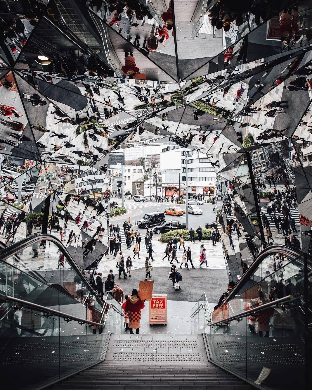 Mind-bending Mirrored Entranceway in Japan | Scrolller