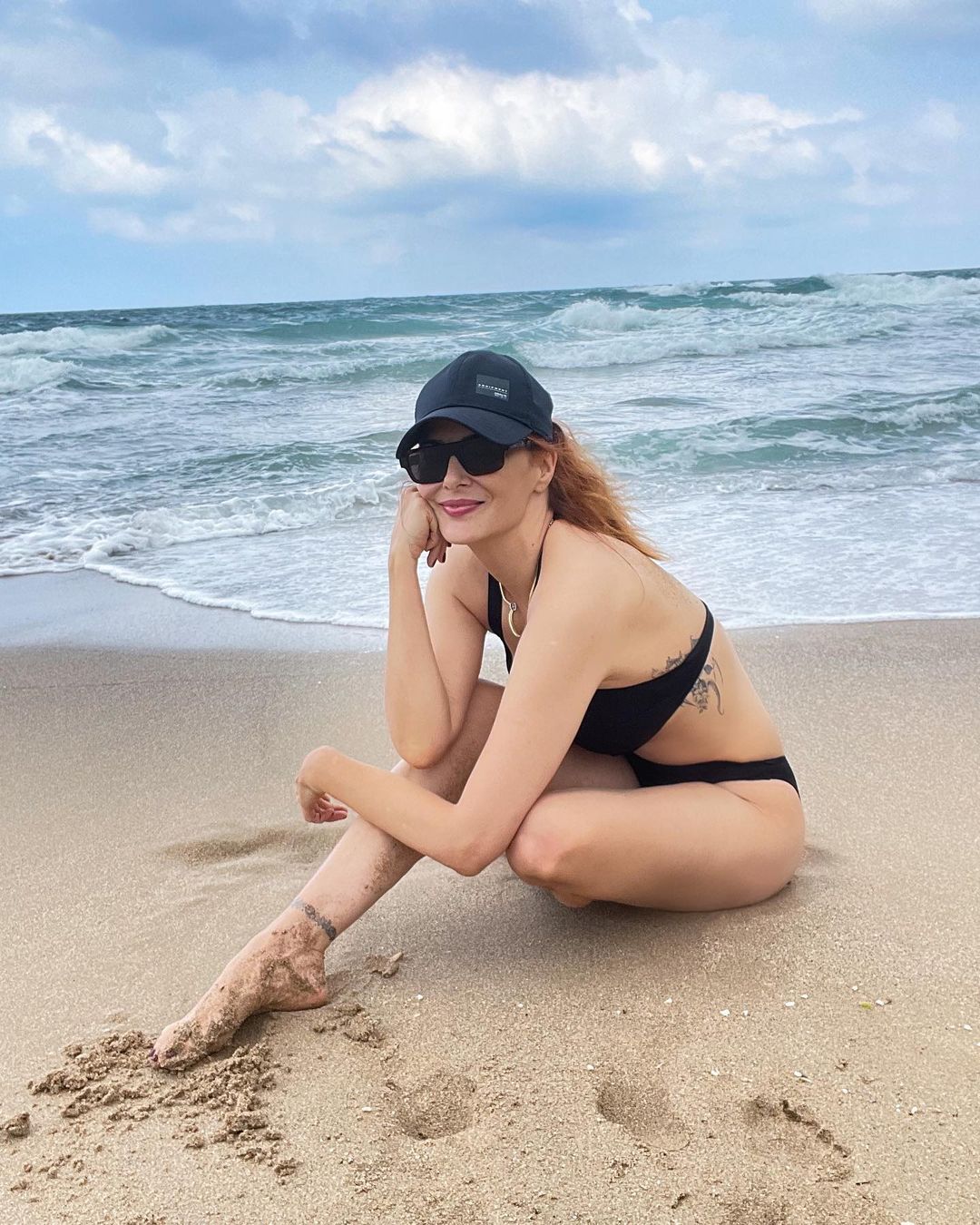 Mine Tugay | Scrolller