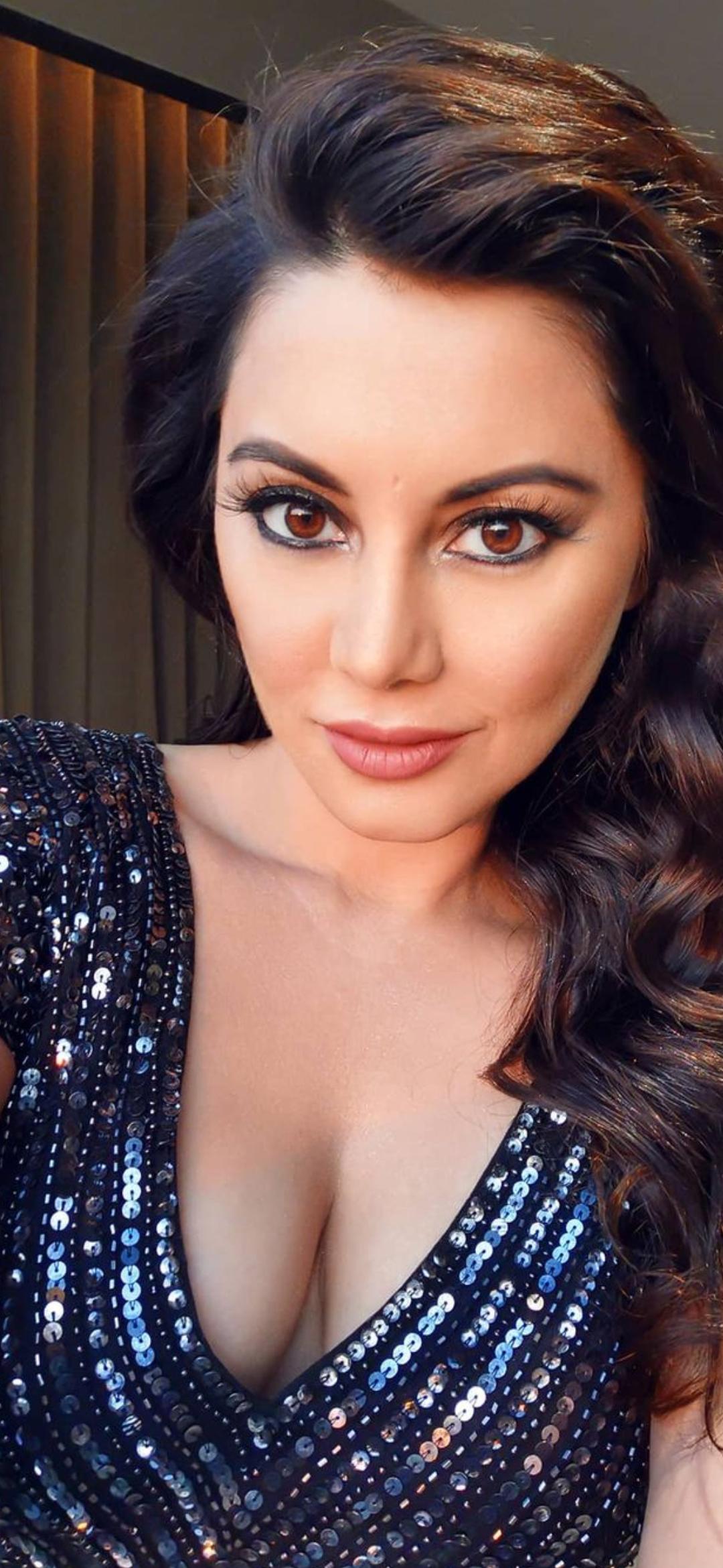 Minisha Lamba | Scrolller