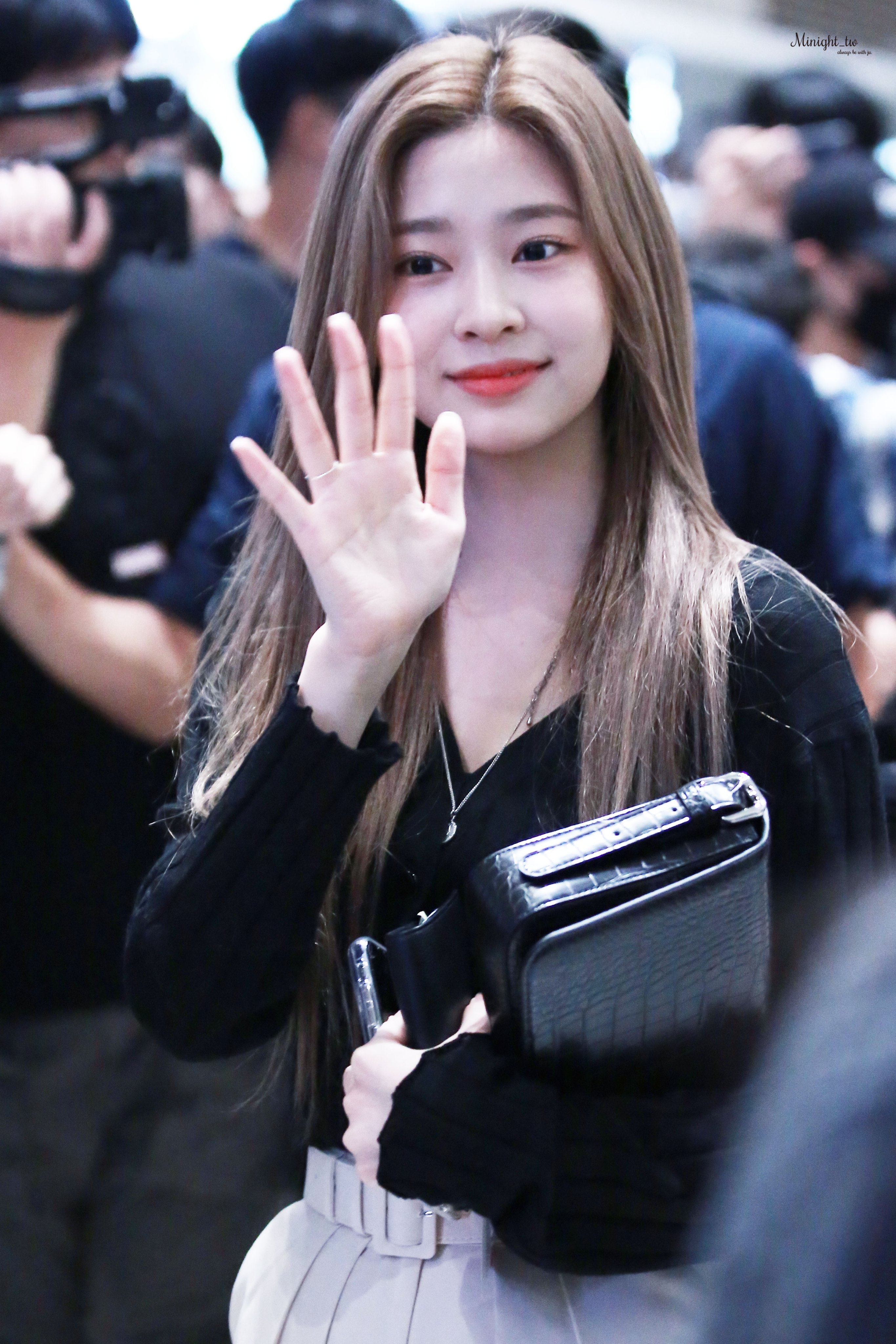 Minju wave | Scrolller