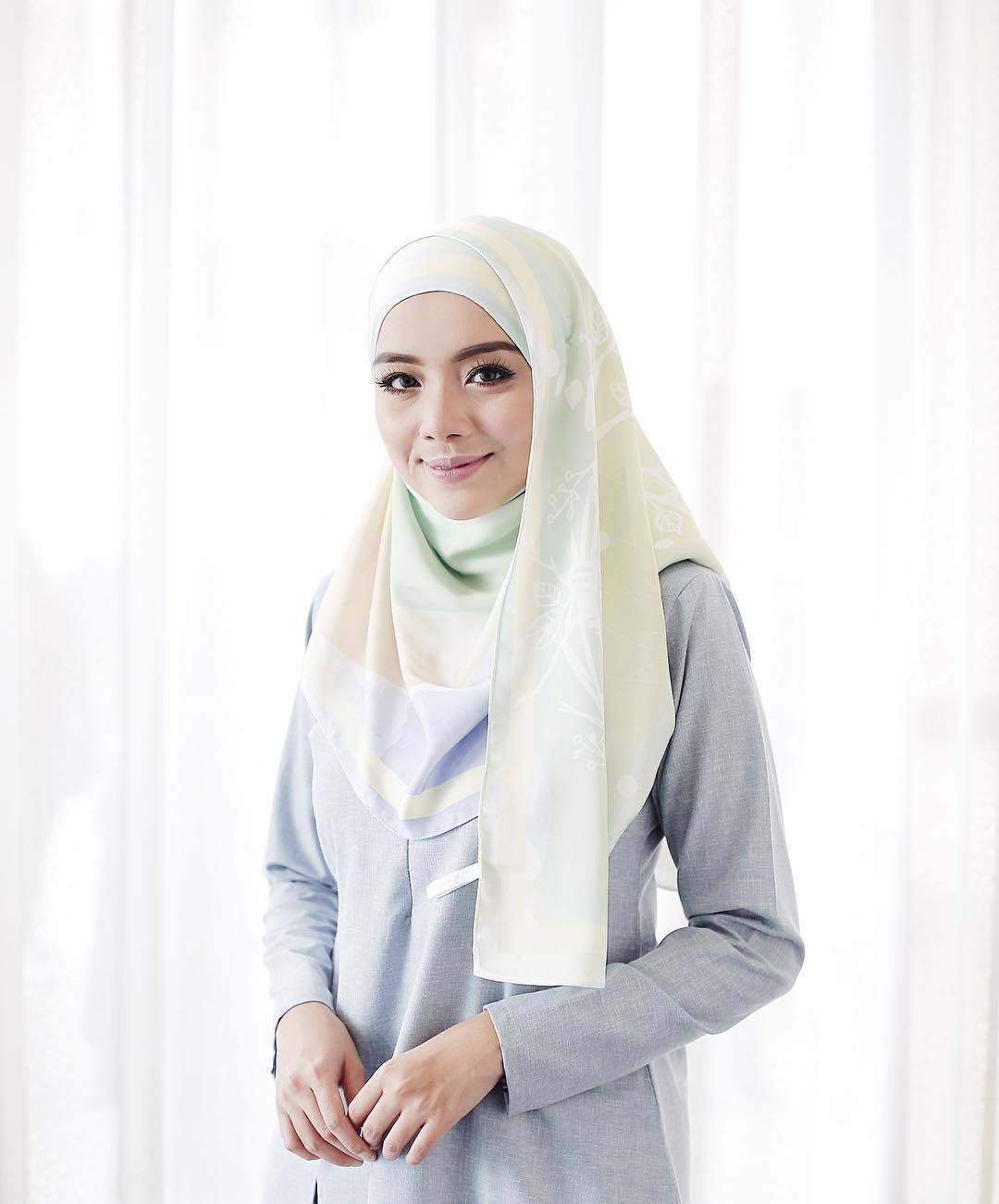 Mira Filzah Scrolller