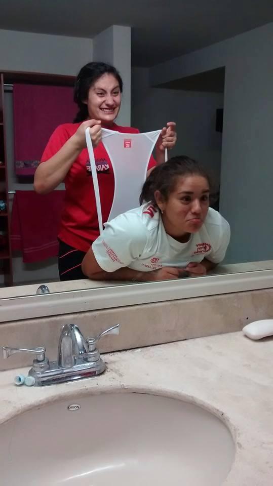 Mirror Wedgie Scrolller