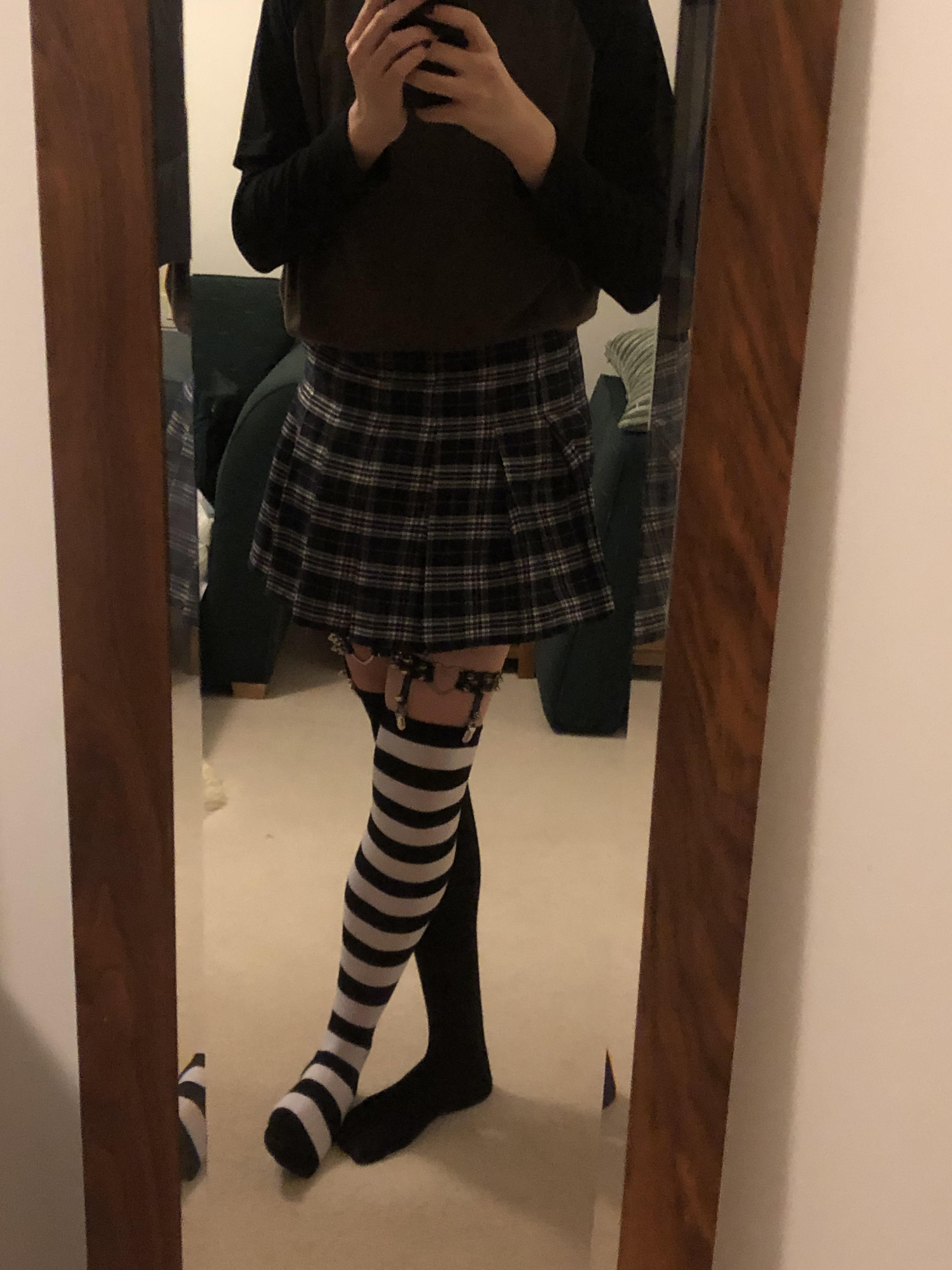 mismatched thighighs 😍 | Scrolller