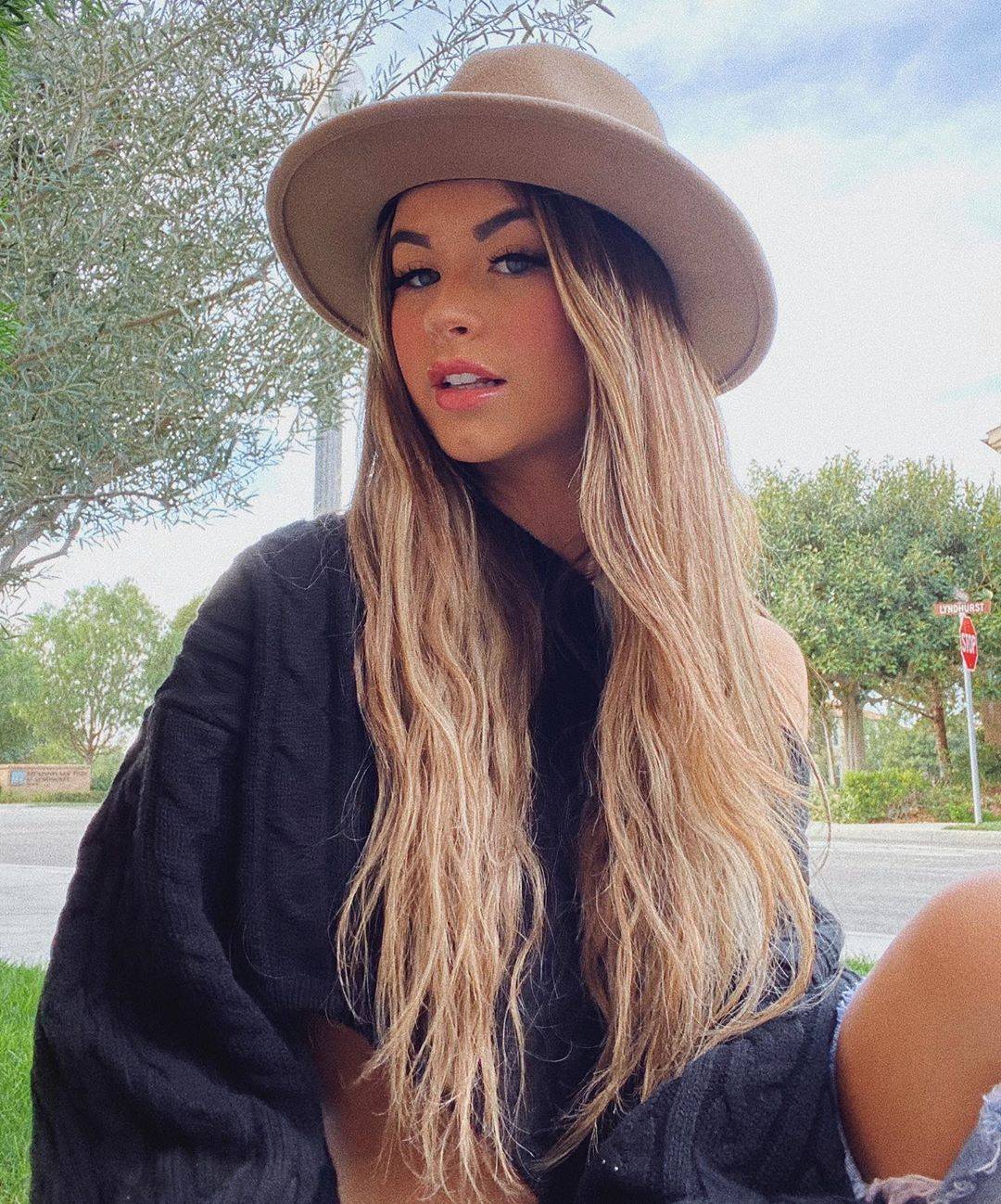 Miss her long hair | Scrolller