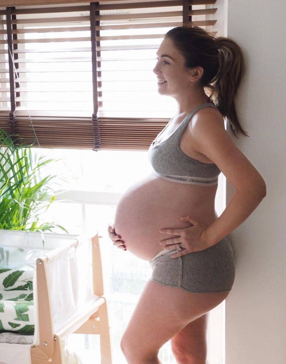 Miss my bump. Hope you all like it | Scrolller