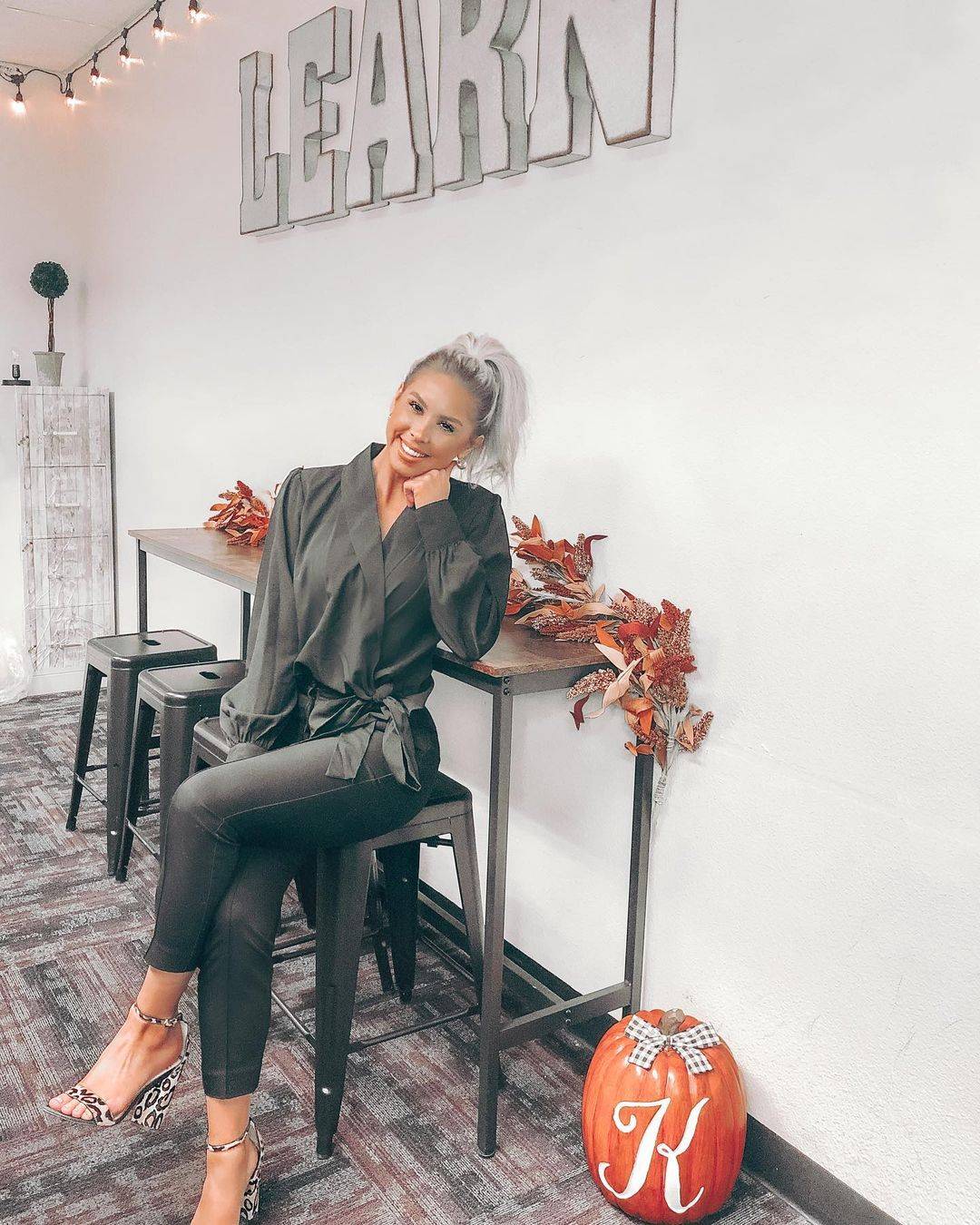 Miss Sara | Scrolller