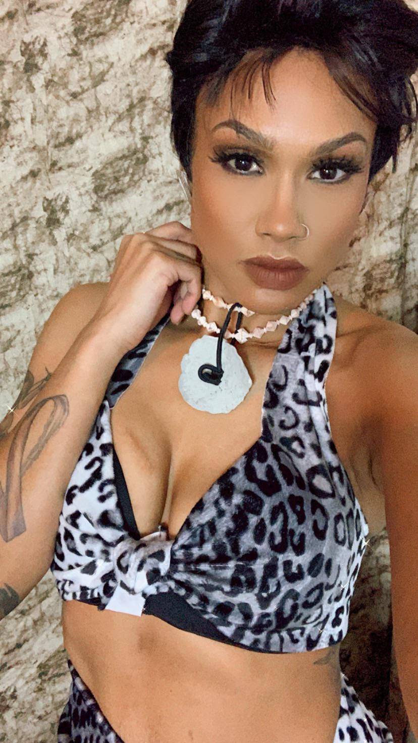 Miss Sharon Stone | Scrolller