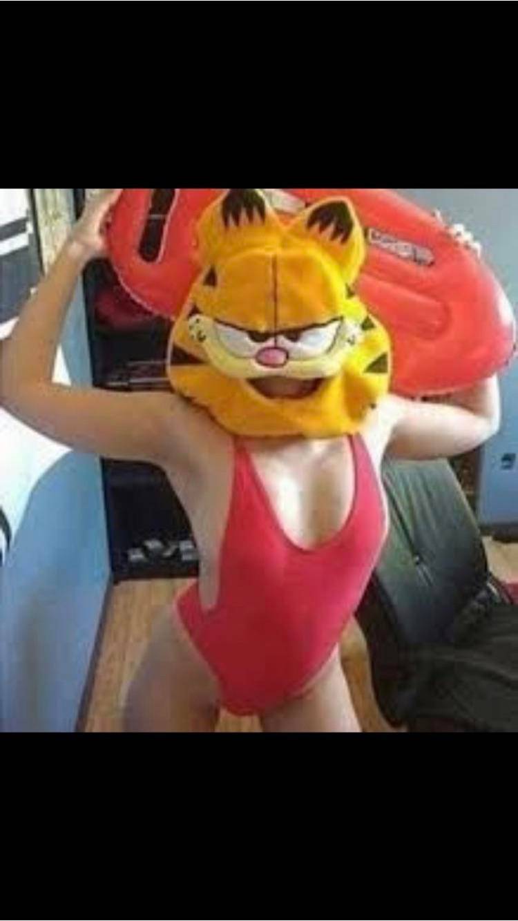 Mm, a fine specimen | Scrolller