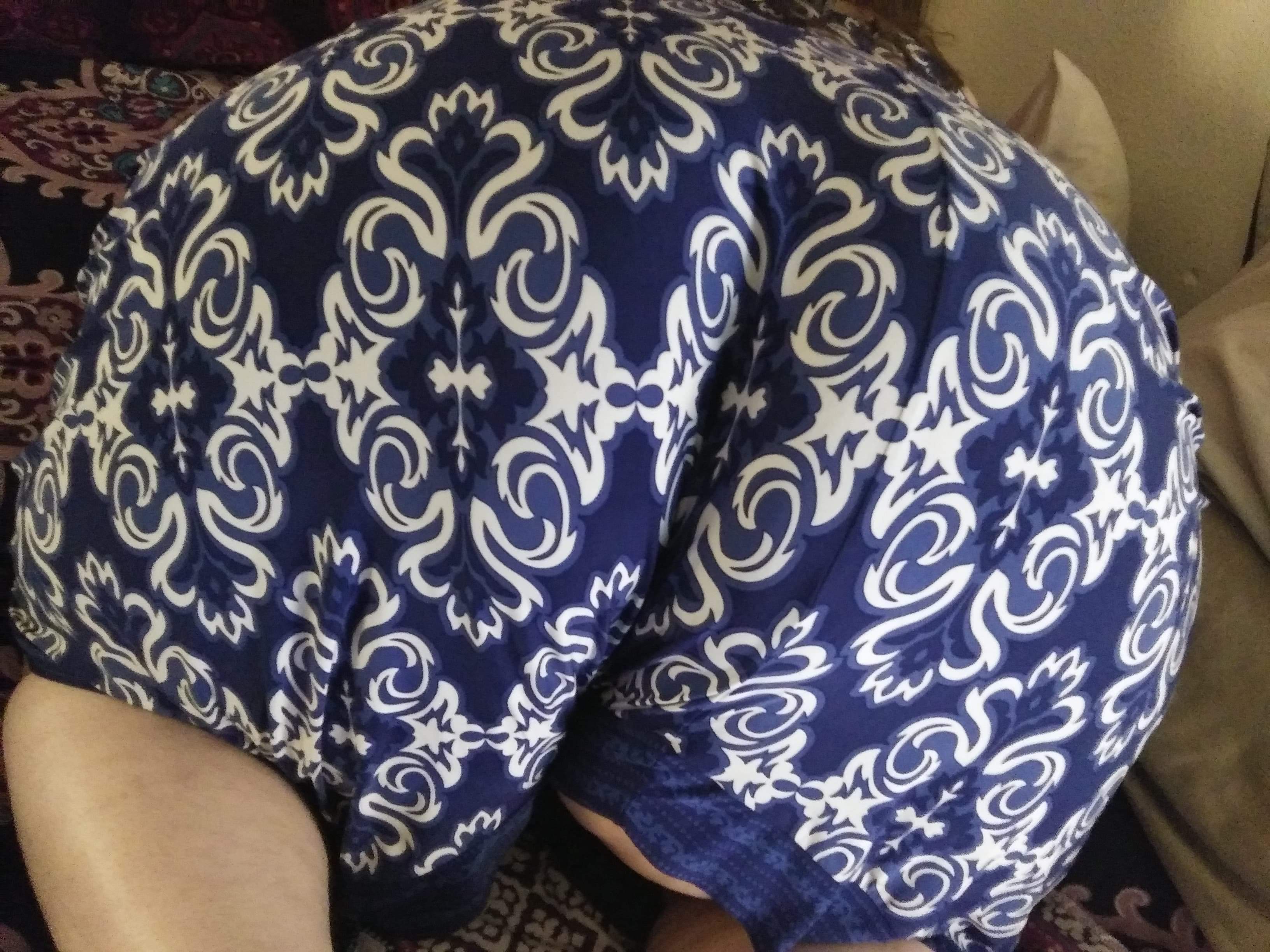 Mmmmmm. Looking extra juicy. Makes ME want to take a bit out of it 😘😁 | Scrolller