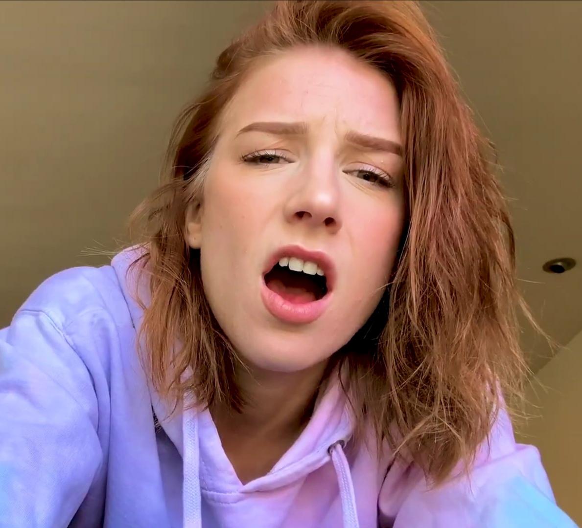 Moan Courtney | Scrolller