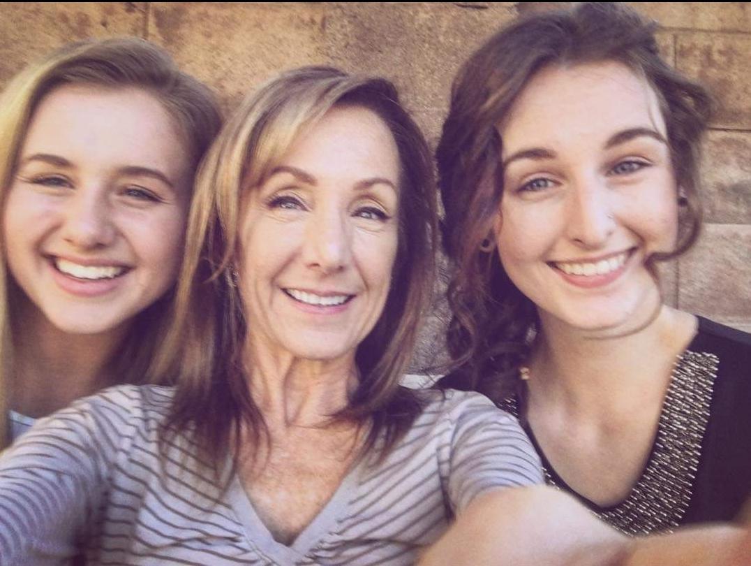 Mom and her daughters | Scrolller