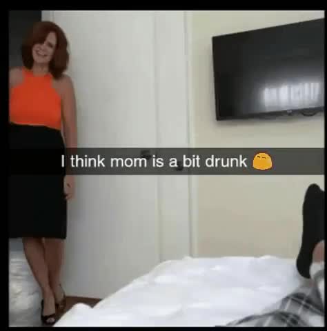 Mom is curious | Scrolller