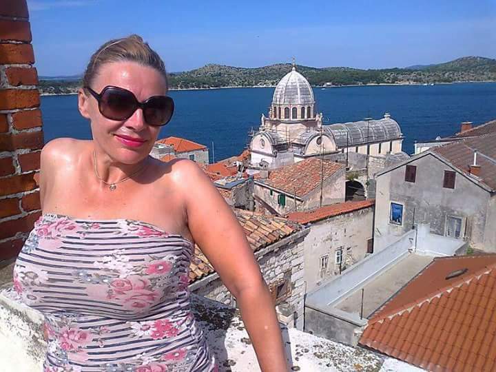 Mom of 3, 56 | Scrolller