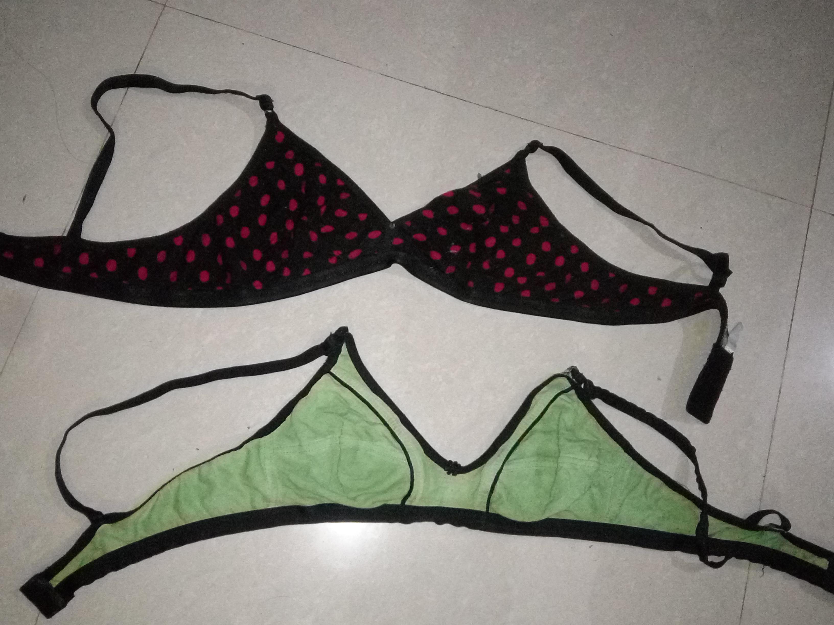 Mom Old Bra Vs New Bra Green One Is Old And Black One Is New Scrolller