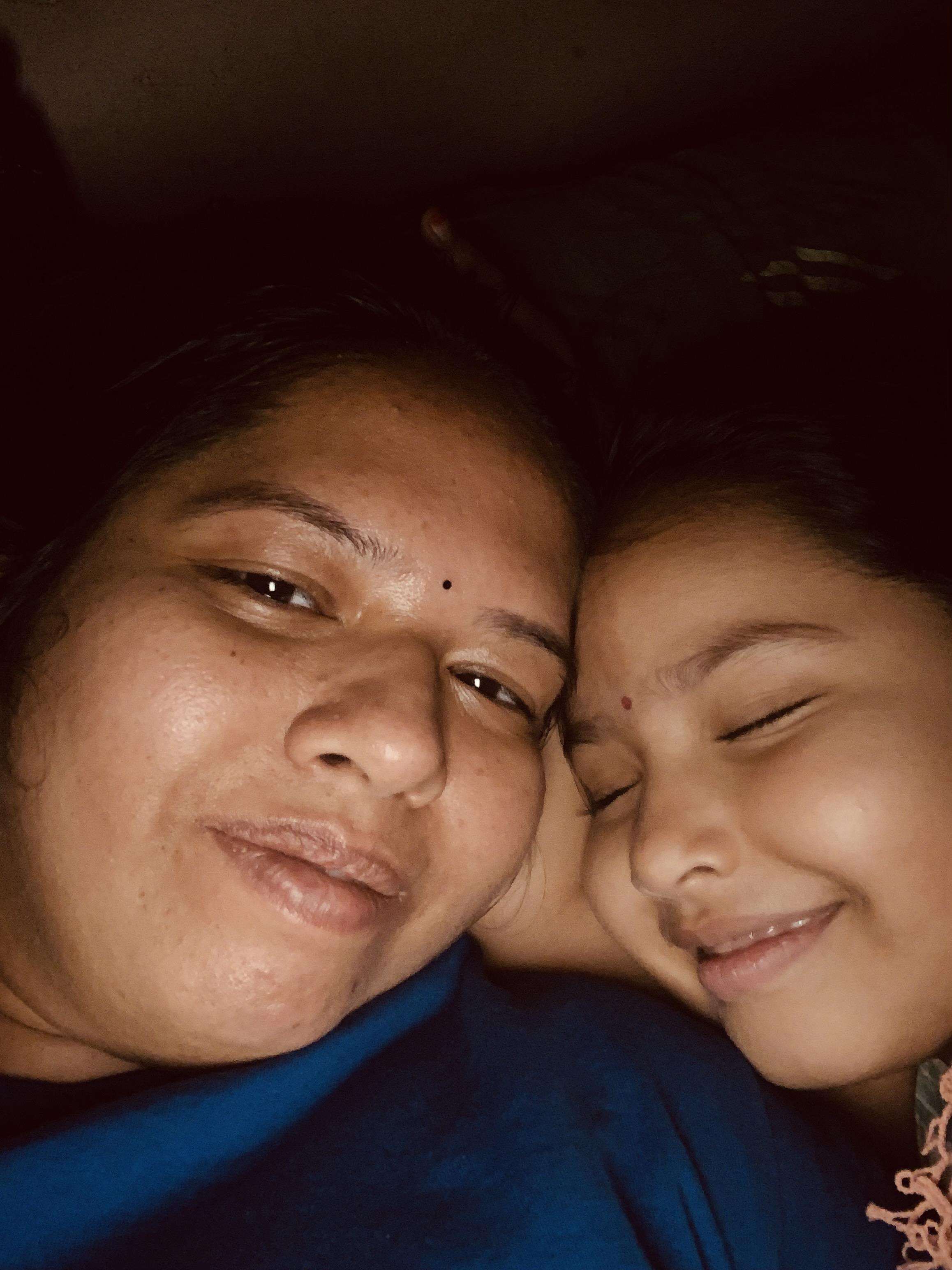 Mom with my lil sister | Scrolller