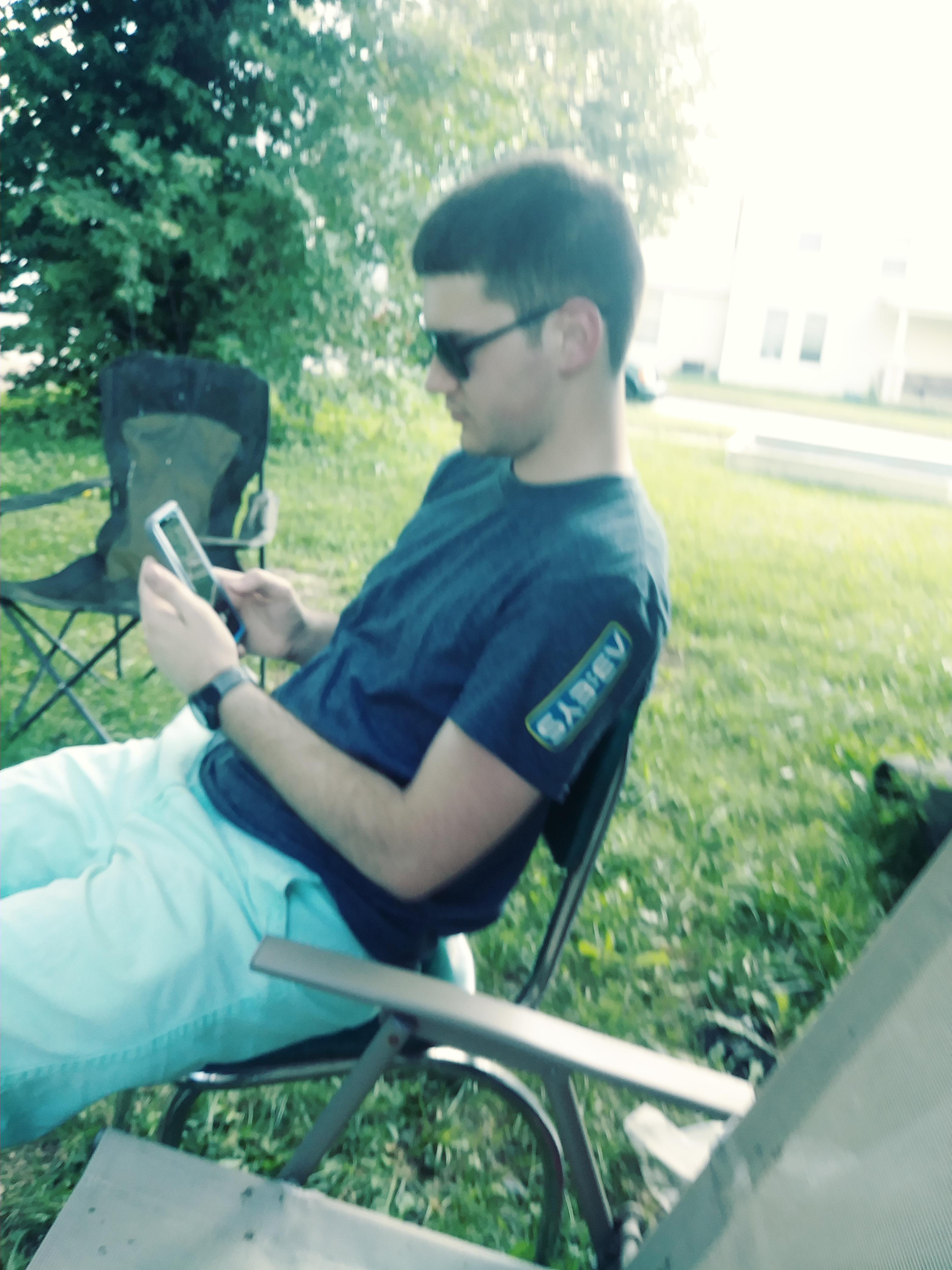 Moments after paparazzi took a pic of Noah Beck | Scrolller