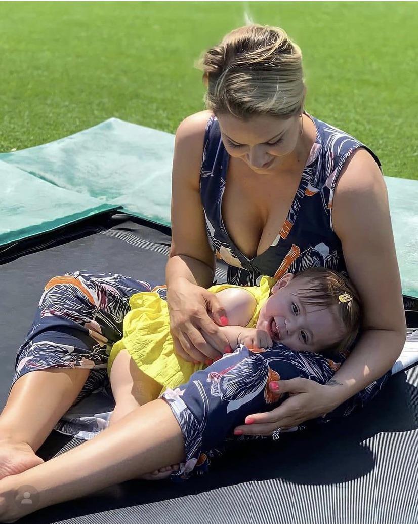 Momma needs her milkers serviced | Scrolller