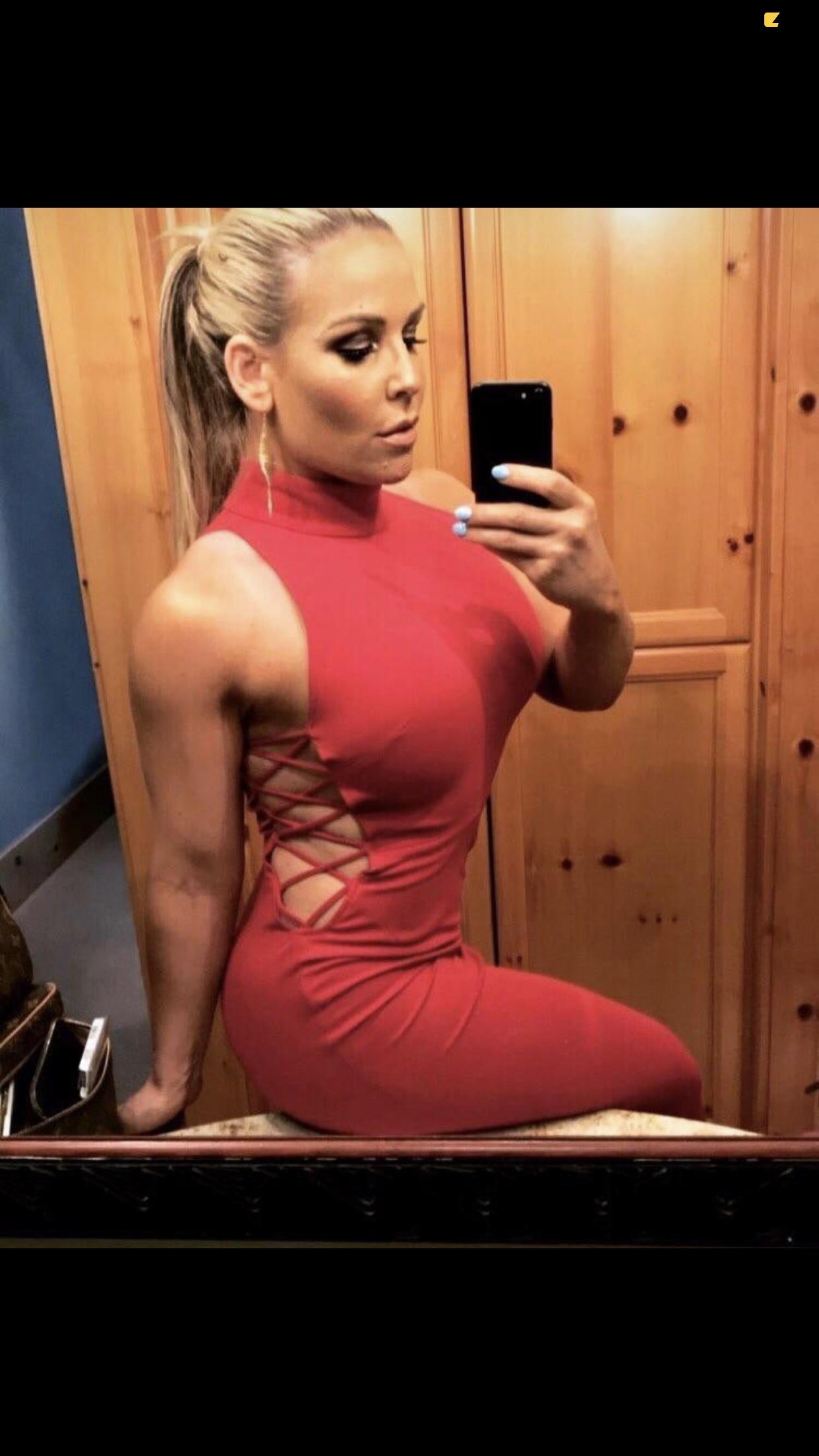 Mommy 🤤🤤 Scrolller