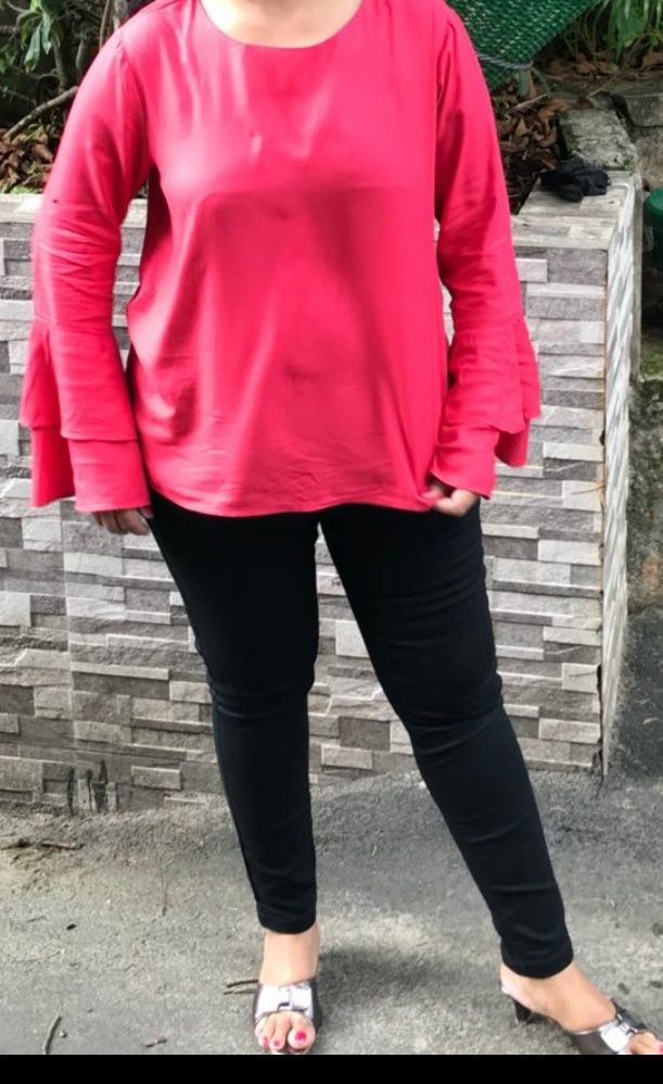 Mom is ready for day out, anyone to describe? | Scrolller